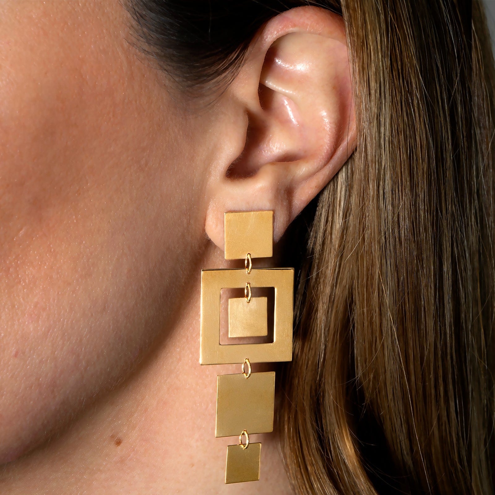 Cadar 18K Yellow Gold Foundation Drop Earring – Long's Jewelers