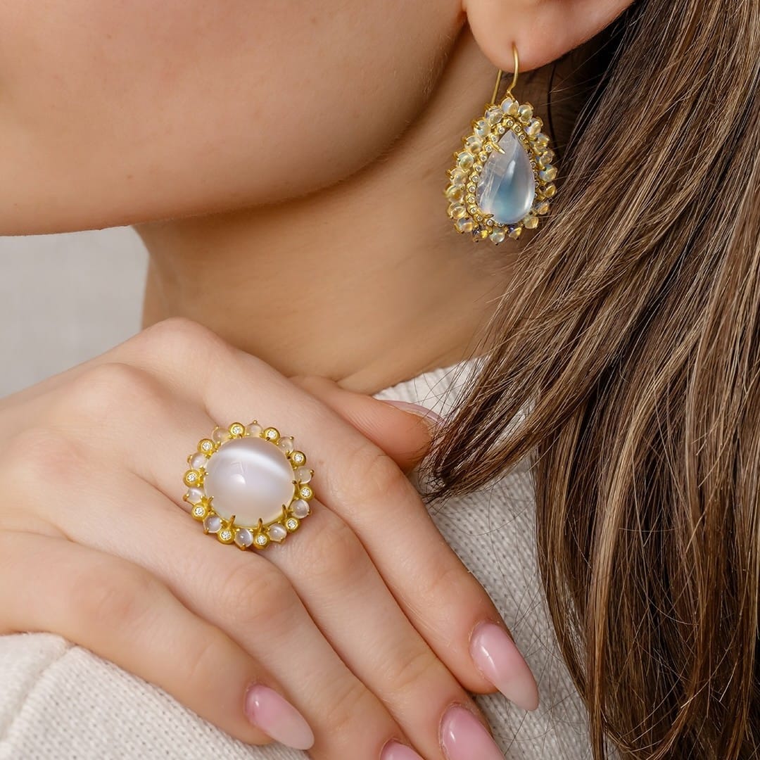 Suzy Landa 18K Yellow Gold One Of A Kind Cat's Eye Moonstone and Diamo ...